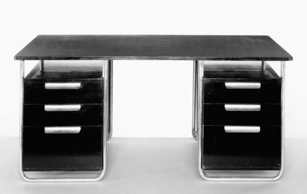 Desk | Coates, Wells OBE | V&A Explore The Collections