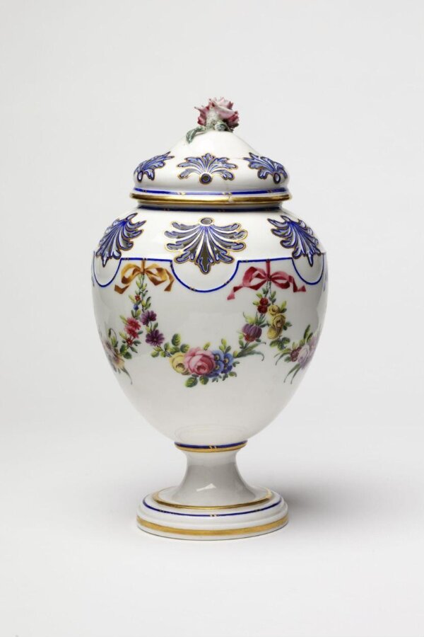 pot pourri Pompadour | V&A Explore The Collections
