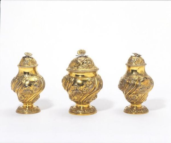 Tea Caddies | V&A Explore The Collections