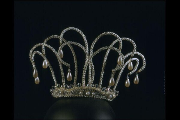 Tiara | Skillen, Hugh | V&A Explore The Collections