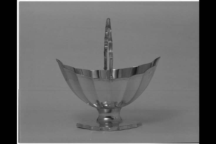 Sugar Bowl | Robert Hennell | V&A Explore The Collections