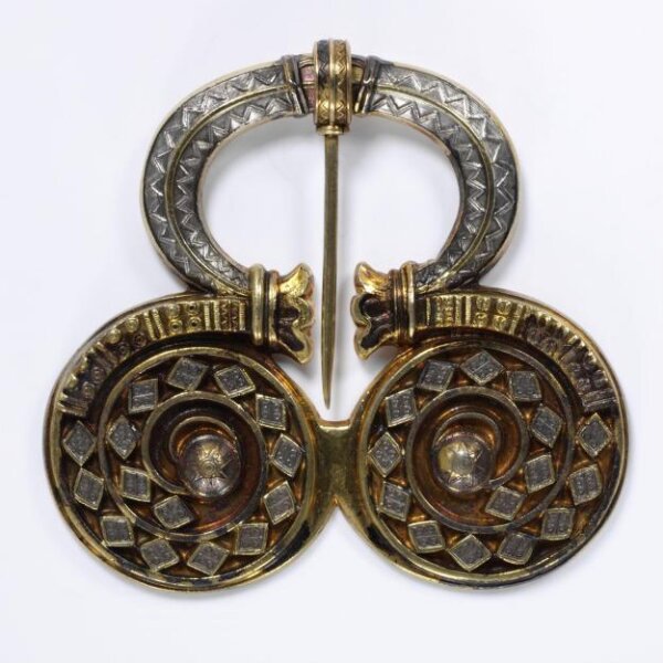 Brooch | V&A Explore The Collections
