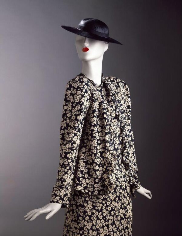Ensemble | Mainbocher | V&A Explore The Collections