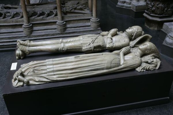 Effigy of Elizabeth, wife of Sir Ralph Fitzherbert | V&A Explore The ...