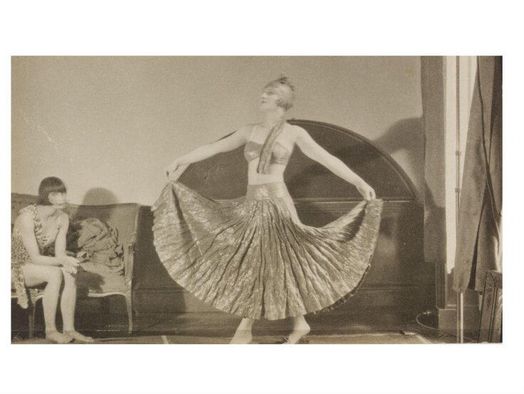 Photograph | Curtis Moffat | V&A Explore The Collections