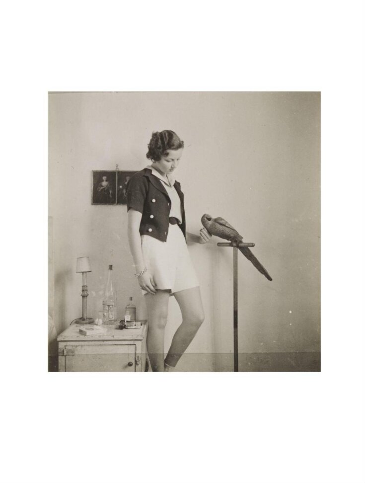 Photograph | Moffat, Curtis | V&A Explore The Collections
