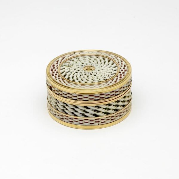 Bonbonnière | Porcher, Louis-Claude | V&A Explore The Collections