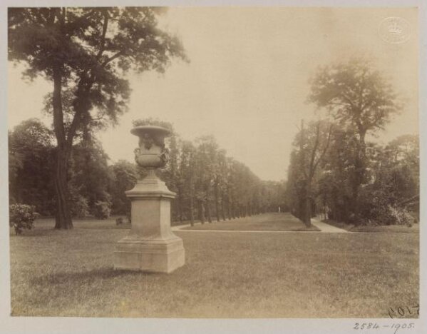 Park in the Austrian Embassy, Paris, France | Atget, Jean-Eugène ...