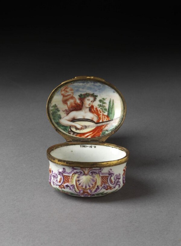 Snuff Box | V&A Explore The Collections