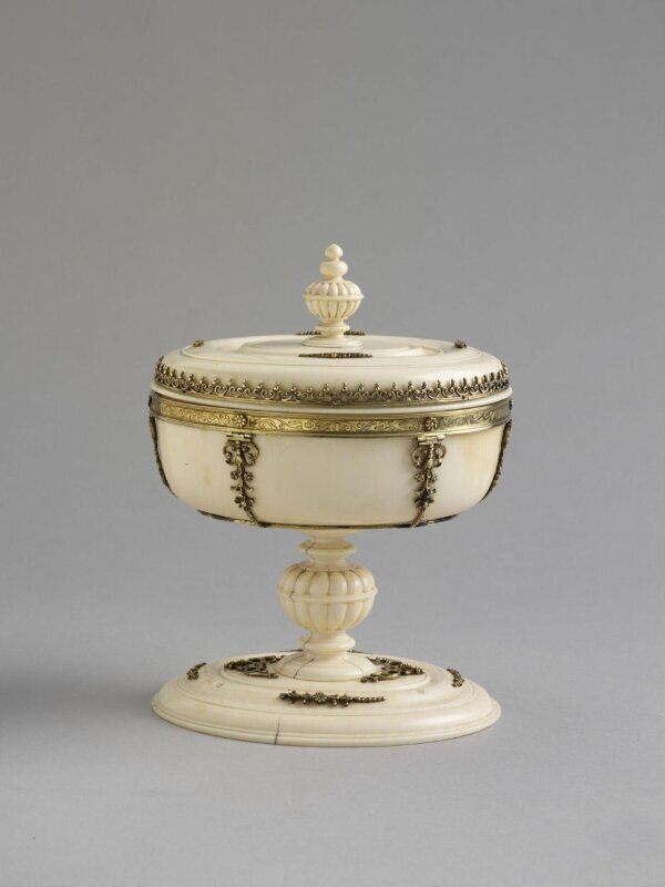 Tazza | V&A Explore The Collections