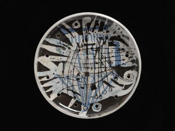 Plate | Nicholas Vergette | V&A Explore The Collections