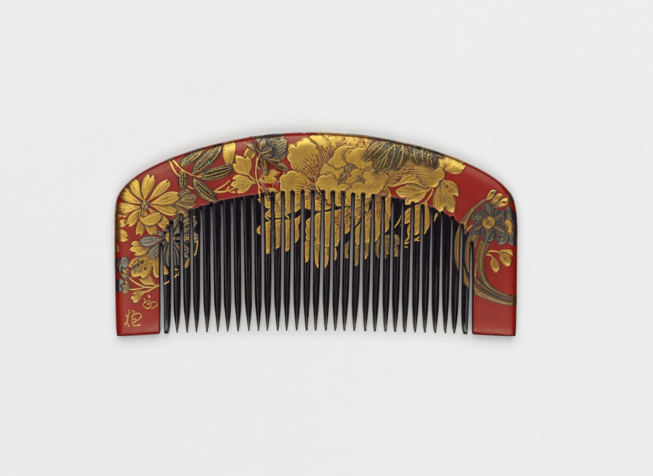 Wooden comb with floral design. Japan, Edo or Meiji period, 19th ...