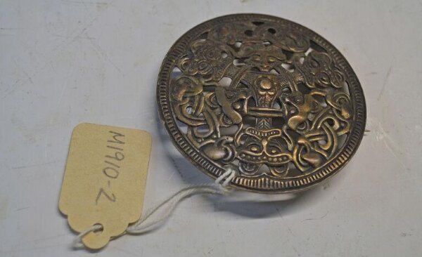 Brooch | V&A Explore The Collections