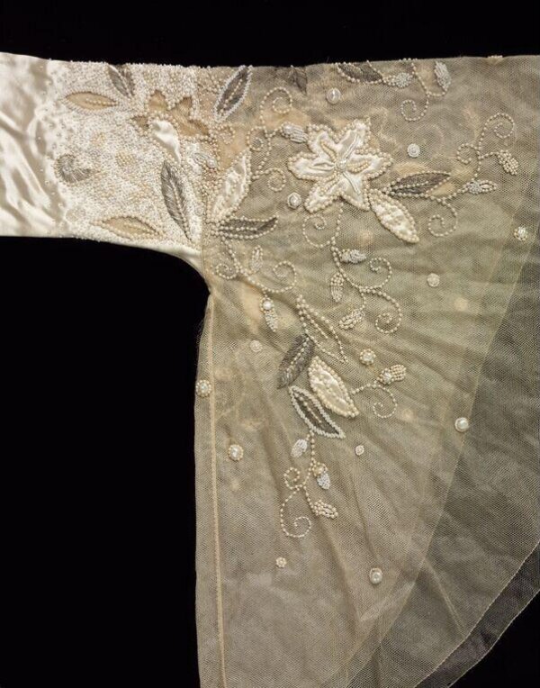 Wedding Dress | Hartnell, Norman | V&A Explore The Collections