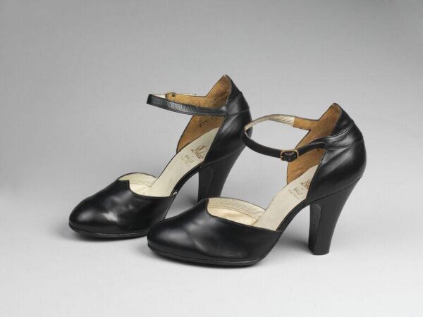 Pair of Shoes | V&A Explore The Collections