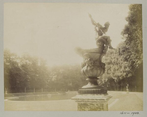 Photograph | Atget, Jean-Eugène-Auguste | V&A Explore The Collections
