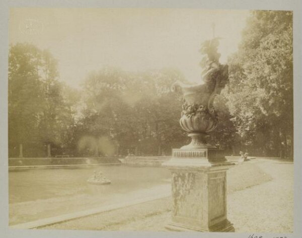 Photograph | Atget, Jean-Eugène-Auguste | V&A Explore The Collections