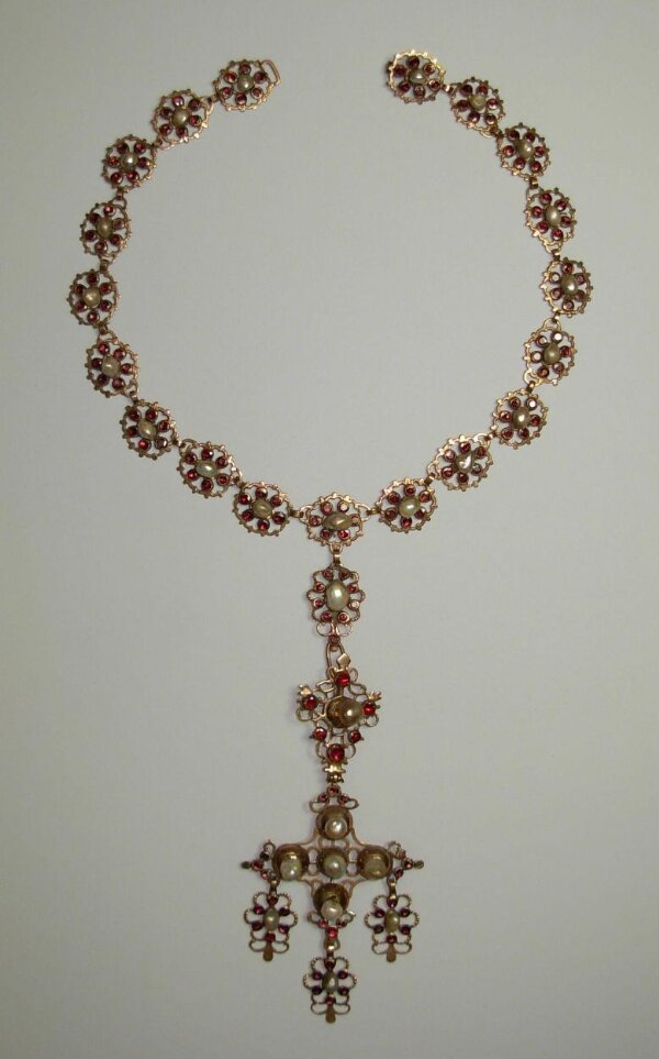 Necklace | Unknown | V&A Explore The Collections