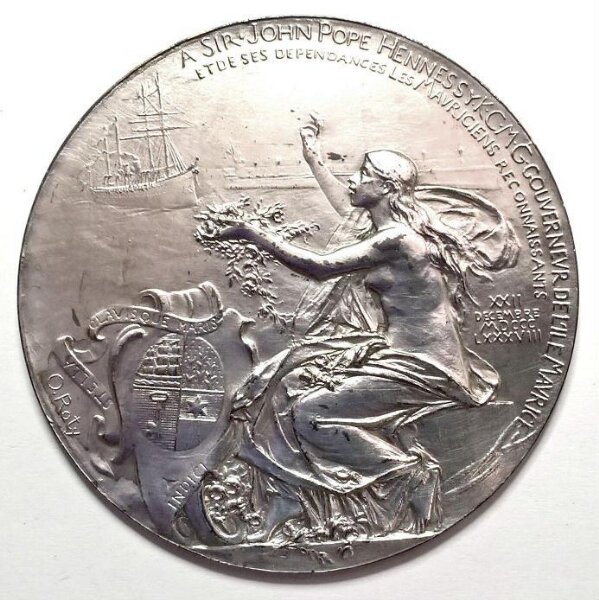 Reverse side of a medal | Roty, Oscar | V&A Explore The Collections