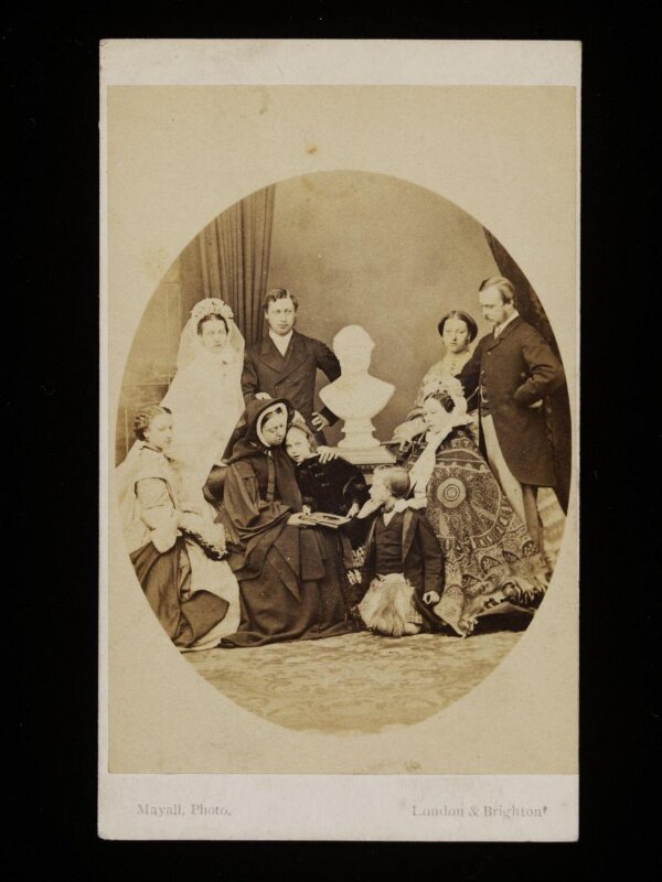 Photograph of Unknown Family | V&A Explore The Collections
