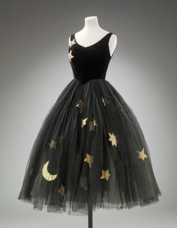 Theatre Costume | V&A Explore The Collections