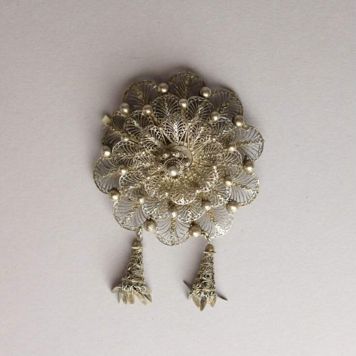 Brooch | V&A Explore The Collections