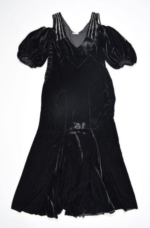 Evening Dress | V&A Explore The Collections