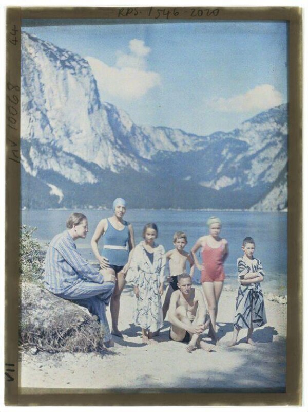 Group portrait | Paneth, F.A. | V&A Explore The Collections