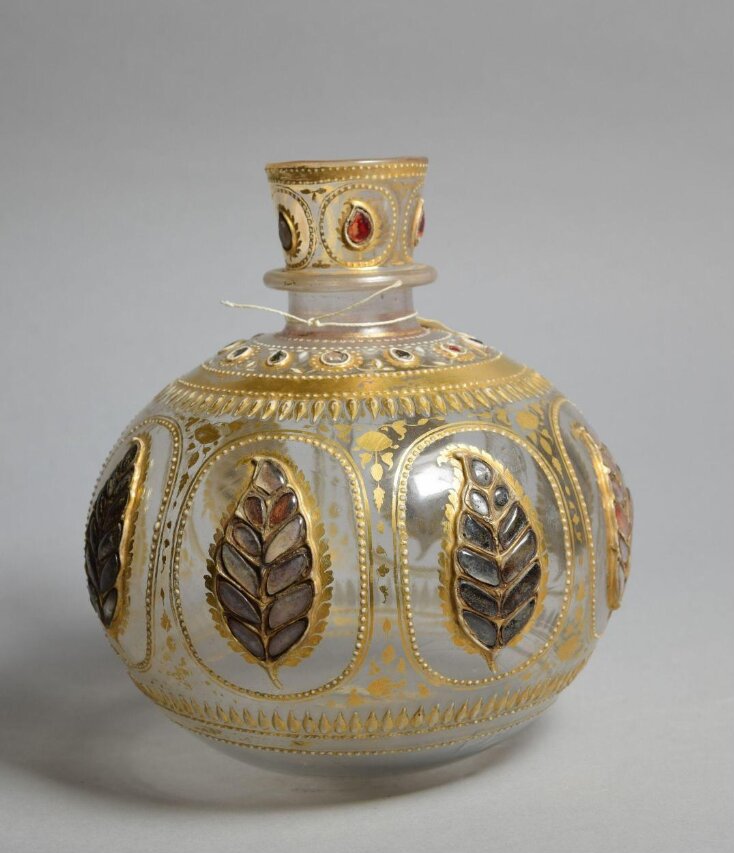 Huqqabase | V&A Explore The Collections