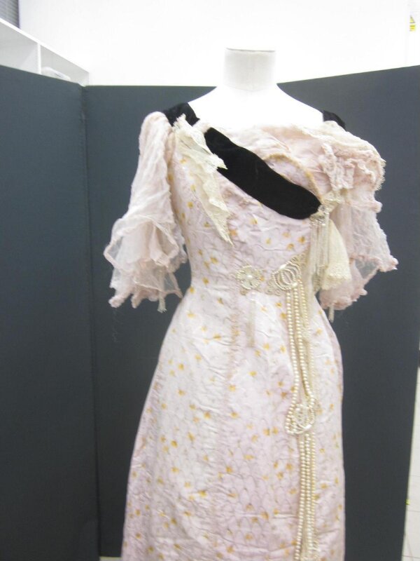 Evening Dress | Squire (Miss) | V&A Explore The Collections