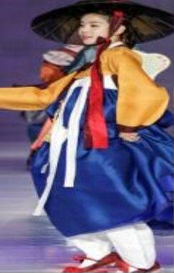 Woman's ensemble | Lee Young Hee | V&A Explore The Collections