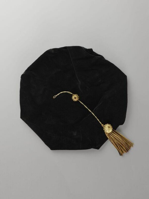 Graduation Regalia | V&A Explore The Collections