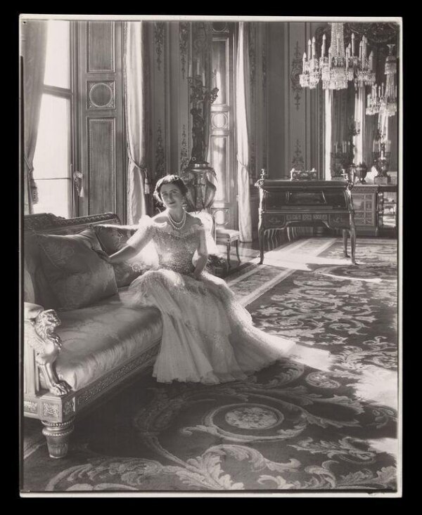 H.M. Queen Elizabeth | Beaton, Cecil (Sir) | V&A Explore The Collections